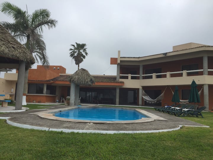 Spectacular O/v Beachfront House W/pool 6 Bedrooms - 