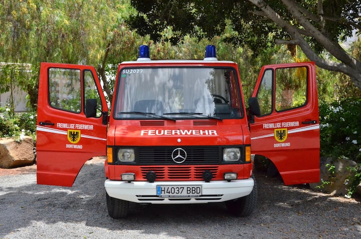 Conny, A Mercedes Firefighter Camper Van - テネリフェ島