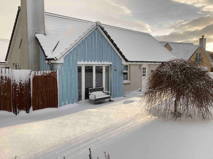 Aviemore Struan Cottage. “Licence No. Hi-70064-f” - Aviemore