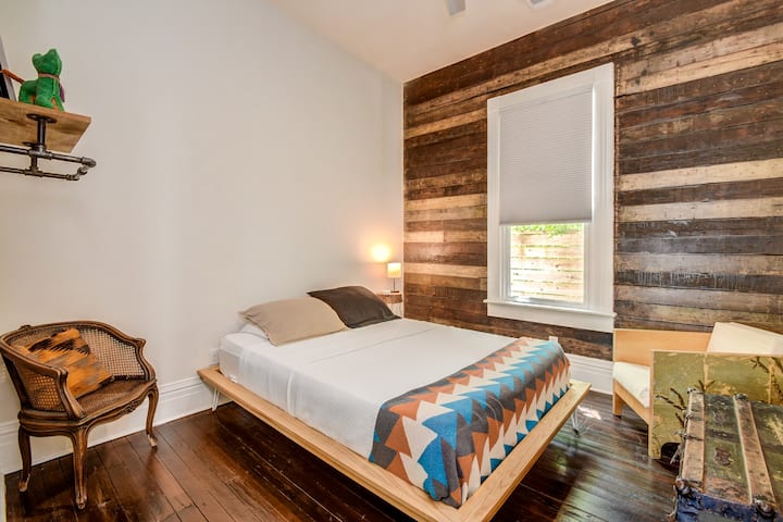 Tilly Room - Private Room In Coolest Urban Oasis - Houston, TX