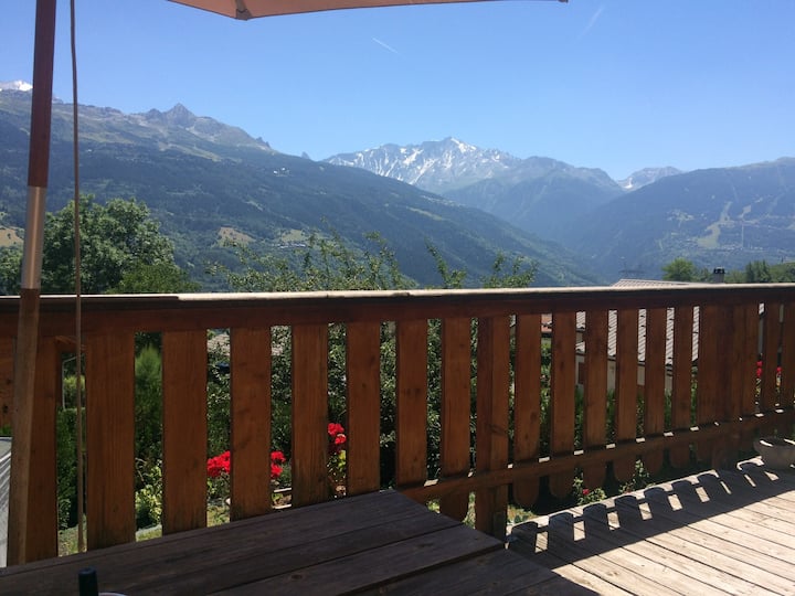 Chalet 150m2,sud,7mn Bg St Mce, 2 Terrasses, Bbq - France