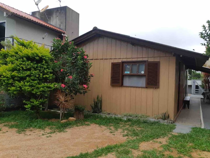 Casa Aconchegante Com Ar Condicionado E Patio - Garopaba