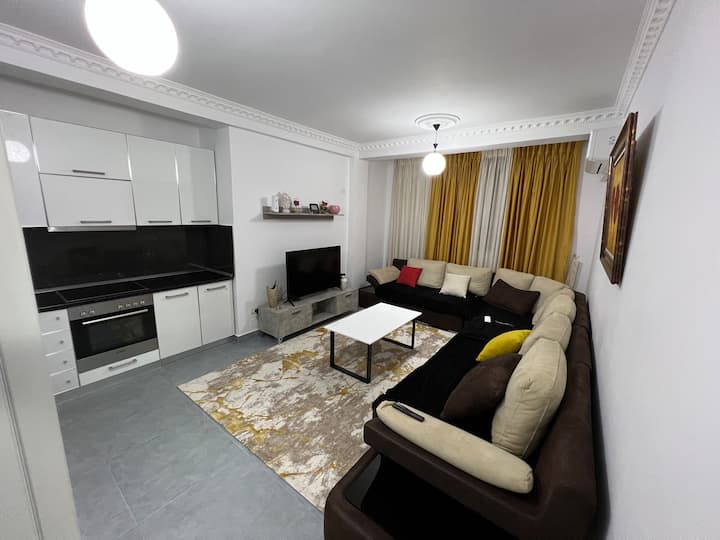 Lovely 2 Bedroom , Apartment City Center Elbasan - Distrito de Elbasan