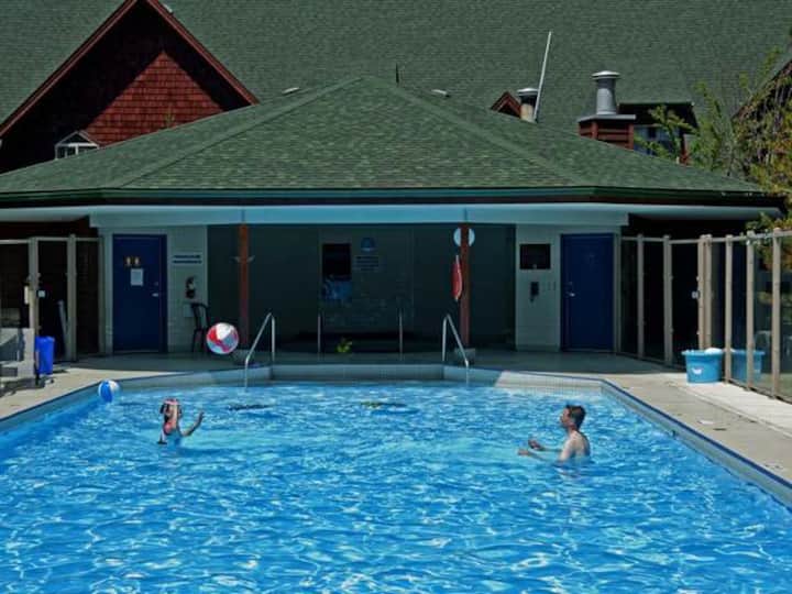 Whispering Pines Chalet - Canmore