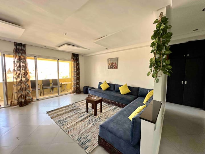 Large Central Apt, 10 Mins To Beach & Attractions - 阿加迪爾