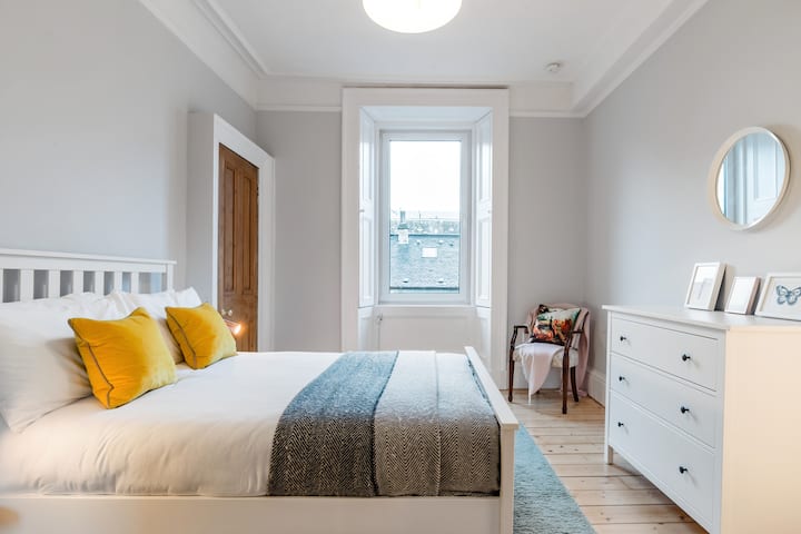 Historic 1890s Home Turned Relaxing Retreat - Edinburgh