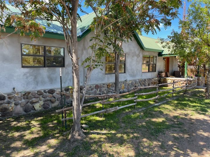 Retreat To Calle Ocho - Alpine, TX