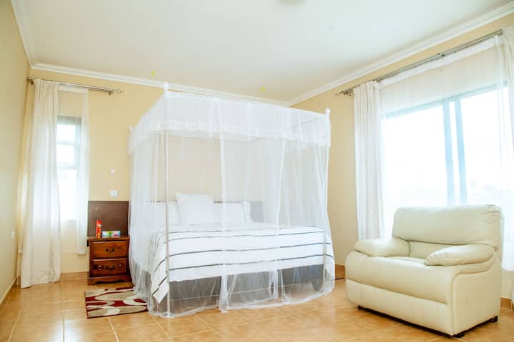 Business Suite| Generator| Wifi | Pool | Breakfast - Lusaka