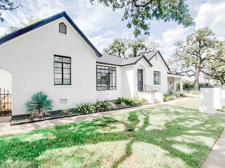 *New*the Asher: Pool/spa, Ctyrd, Firepit, Off Main - 弗雷德里克斯堡