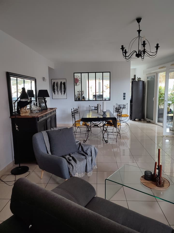 Appartement Spatieux Terrasse Garage 10m La Mer. - Béziers