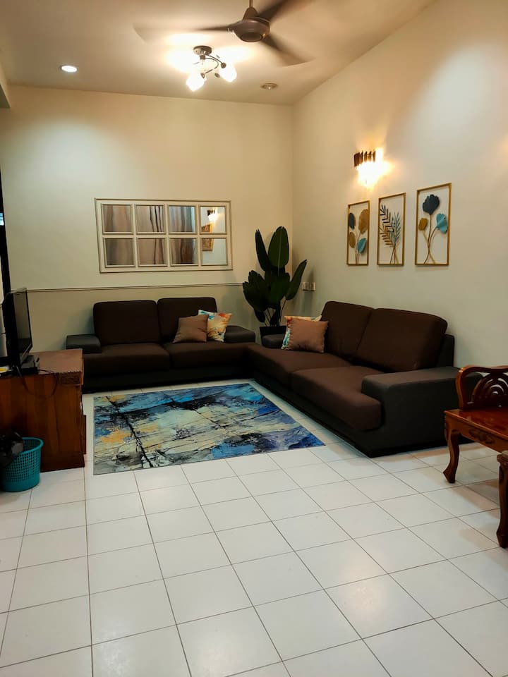 Home In Kluangtmn Pelangi Jaya - Kluang