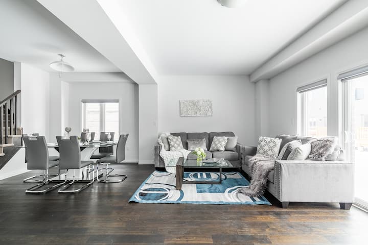 Brand New 3 Bedroom House In Hamilton - カナダ ハミルトン
