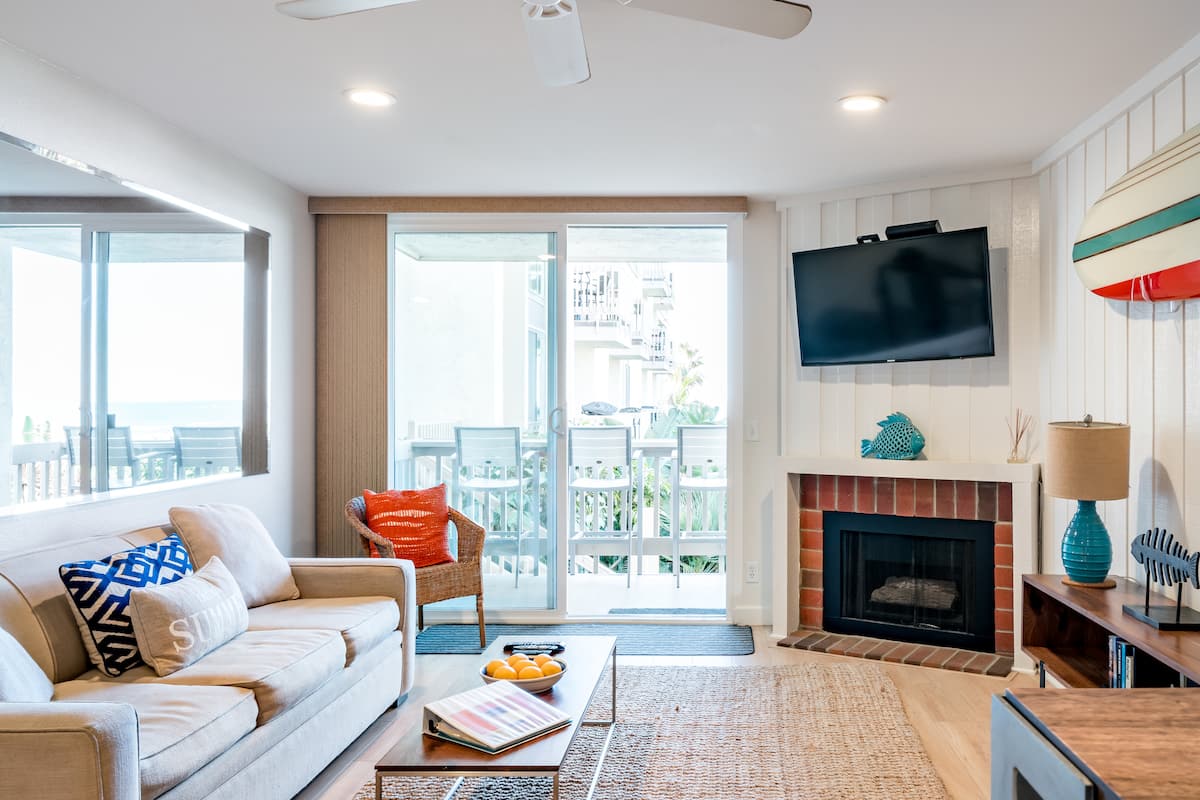 California Vacation Rentals with Beach View - United States | Airbnb