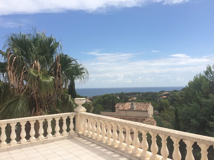 Villa D’exception 4 Chambres, Vue Mer, Piscine - Fréjus