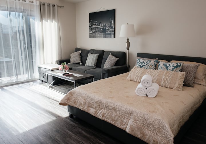 Modern Luxury Living In The Heart Of Kelowna! - Kelowna