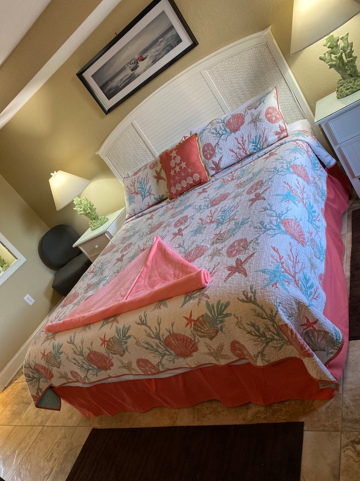 Enjoy This Beautiful Oceanfront Getaway! - Myrtle Beach, SC