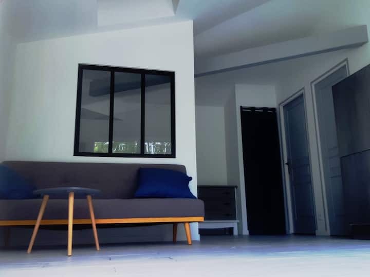 Joli Studio Lumineux Avec Petit Jardin Extérieur Et Parking - Saint-Cyr-sur-Mer