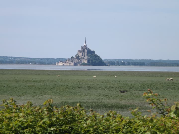 Baie Du Mont St Michel. Le "Belle Vue". - Beauvoir
