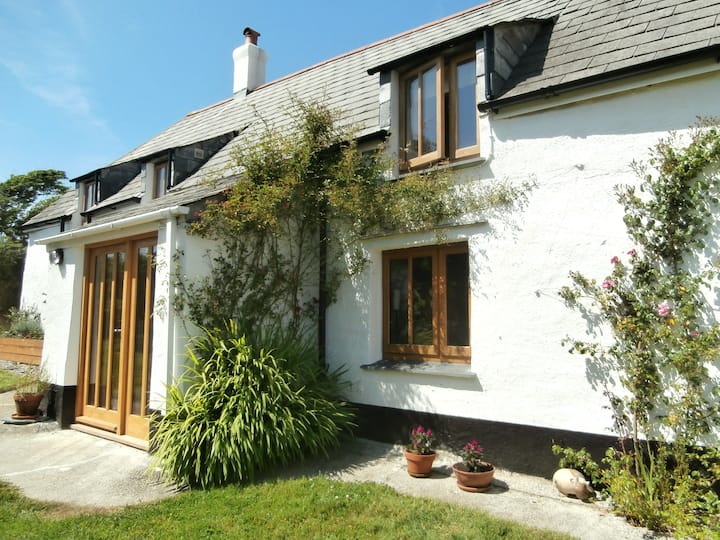 Hannah's Cottage. Rural Holiday Home,near Beach. - Boscastle