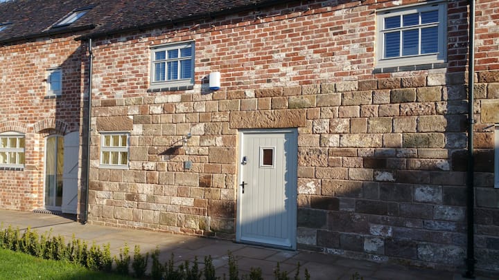5 Emerald Dove Barn, Nr Alton Towers - Stoke-on-Trent