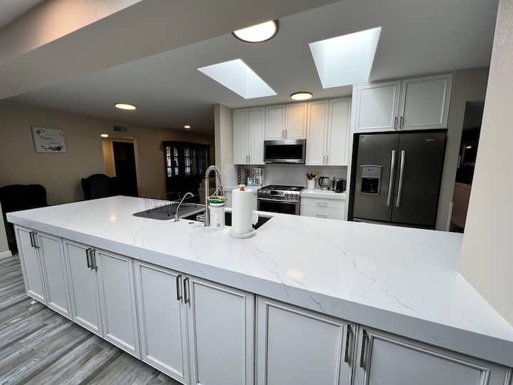 Stunning Heated Pool Home In Old Litchfield Park - Goodyear, AZ