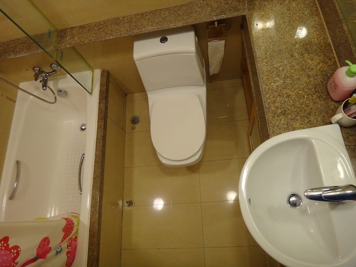 15f 2 Bedrooms 1 Bathroom Furnished Apartment - Discovery Bay