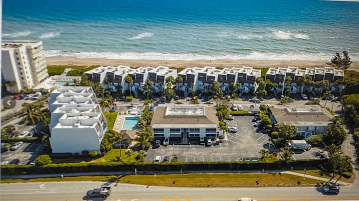 Beachfront Hutchinson Island Condo - Stuart Beach, Stuart