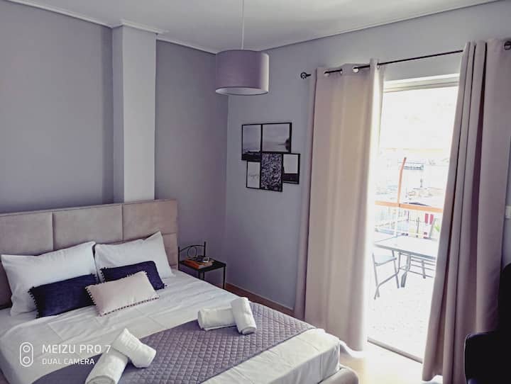 Downtown Penthouse Apartment Near City Center - Kalamata