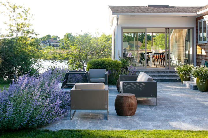 Watermill Waterfront Home By The Beach! - Sagaponack, NY