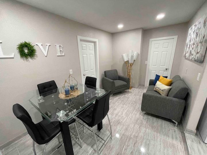 My Lovely Studio Apartment - Las Vegas