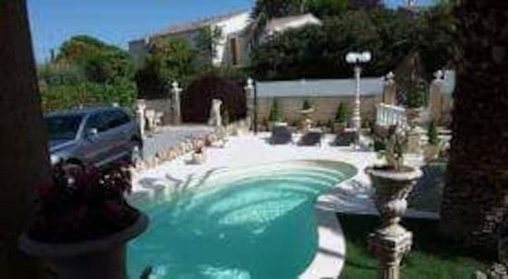 Grand Appartement Avec Piscine - Mèze