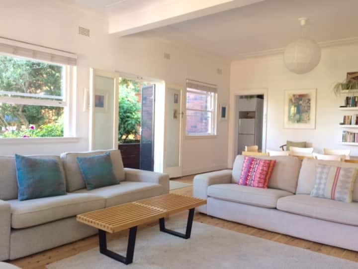 Spacious And Airy Bondi Beachside Garden Apartment - Bondi Beach