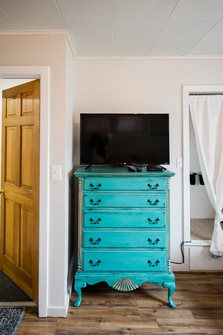 Cozy Studio In Midtown - Anchorage, Alaska - Alaska Zoo, Anchorage