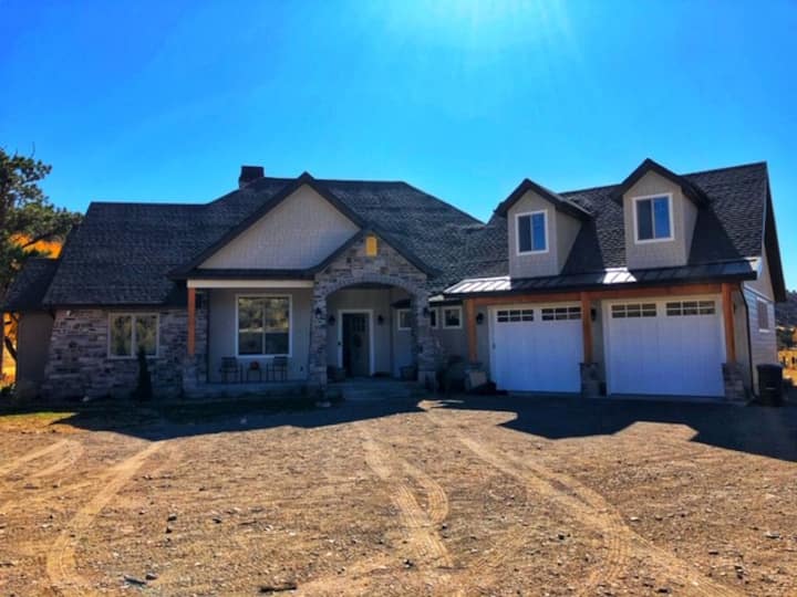 Luxurious Vacation Home - Otter Creek State Park, Antimony