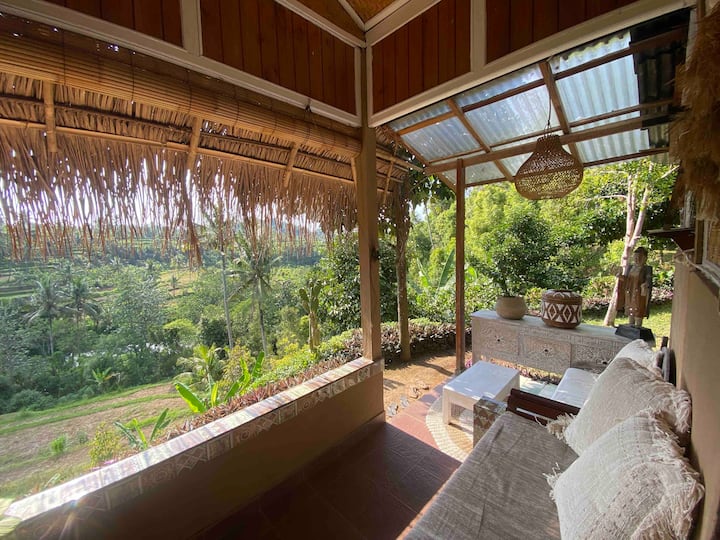 Rumah Sinara- Riverside Cottage. Stunning Views. - Bali
