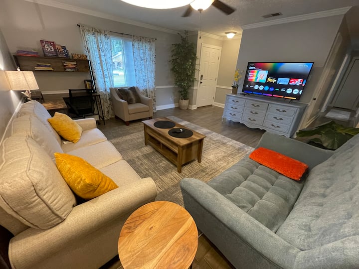 Executive/pet Friendly/ Full Fence/3 Bedroom Home - Savannah, GA