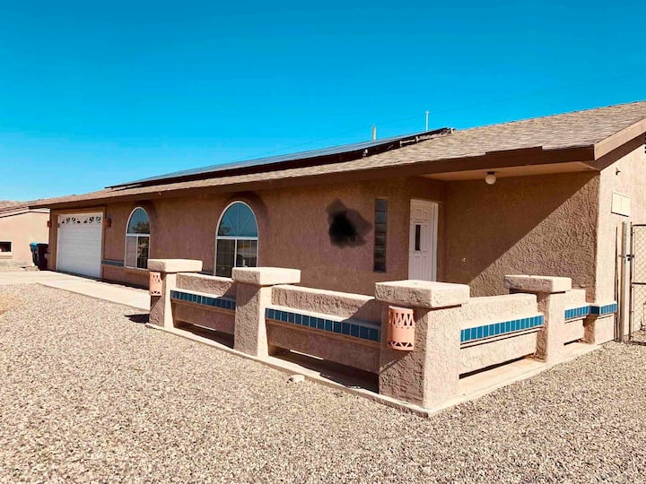 Lake Havasu Lake House. Lake And Desert Close. - Lake Havasu City, AZ