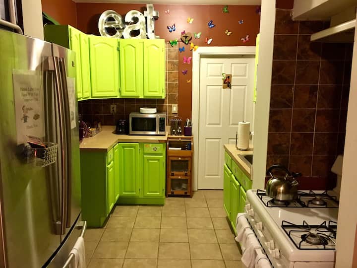 Private Moonlight Room In Brownstone Near Subway - Brooklyn, NY