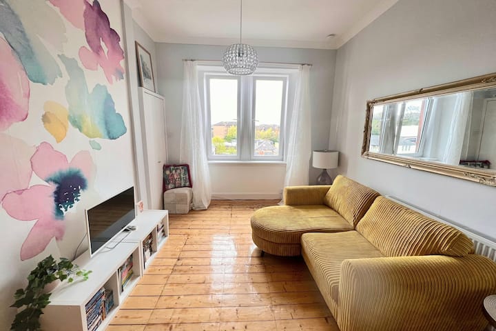 Top Floor Traditional Apartment Near Botanics - Edinburgh