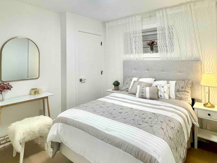 Brand-new Private Suite In The Central Collingwood - Burnaby