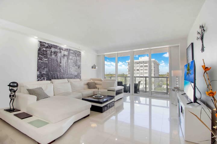 Do You Like The Beach? Let Me Show You!!! - Miami Beach