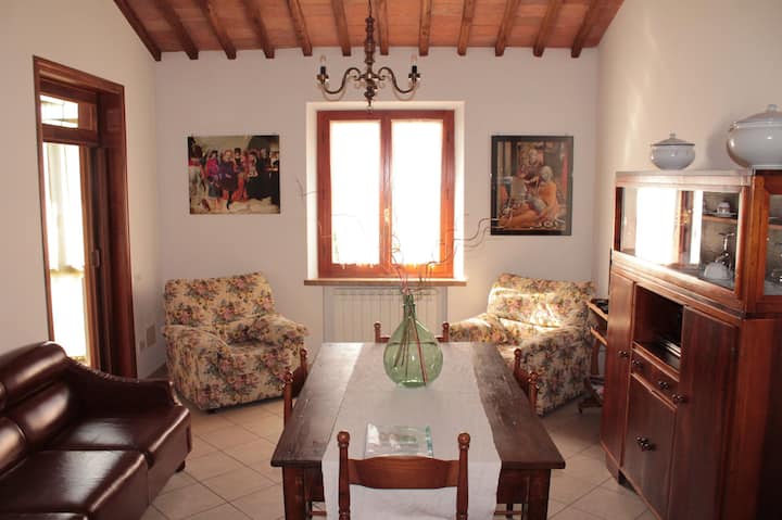 Historical Apartment For 4 In Country With Parking - Siena