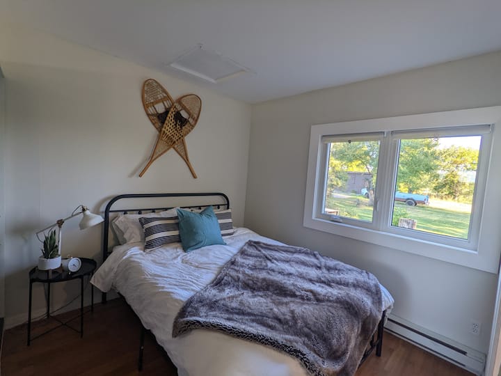Cozy & Bright In-law Apartment W. Separate Entry - Milton