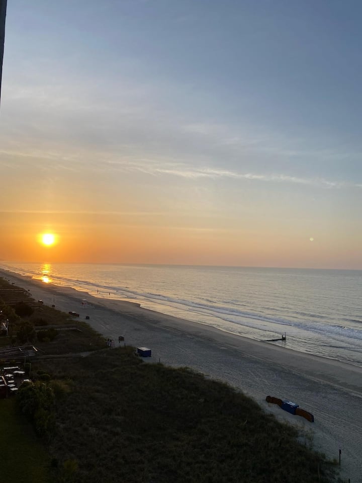 Cozy Ocean Front Condo With Beach View - North Myrtle Beach, SC