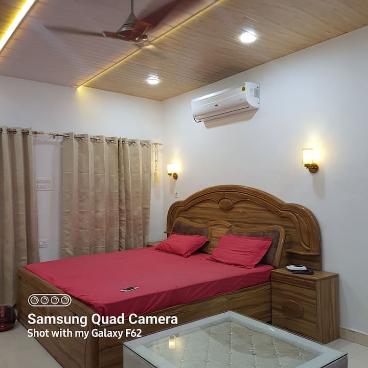 Two Bedroom Villa , Per Bedroom Per Day Basis - Meerut