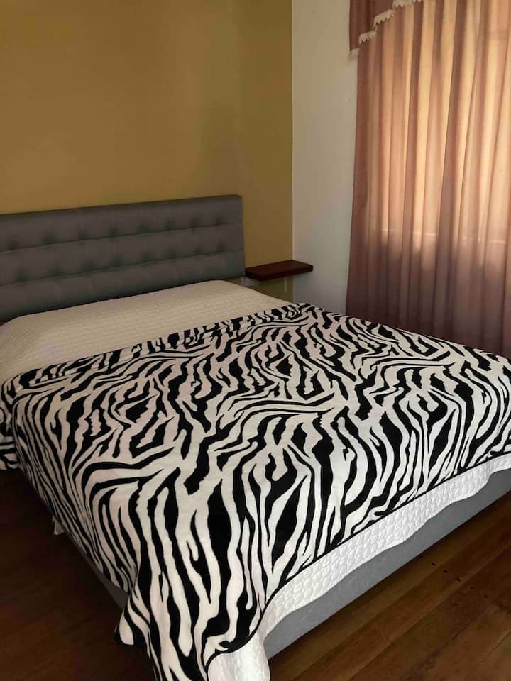 Habitaciones Matrimoniales “Paseo Del Río “” - Cuenca