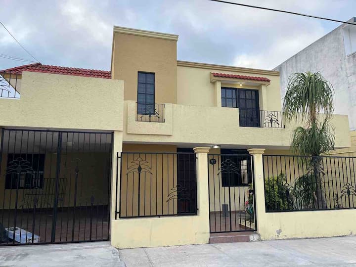 Departamento Amueblado En Segundo Piso De Casa - Tampico, Mexico