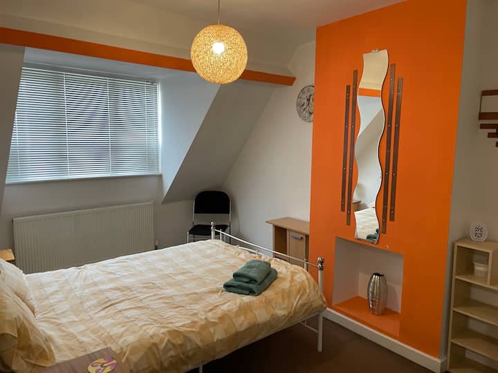 4 Executive Rooms To Stay Away - Basingstoke