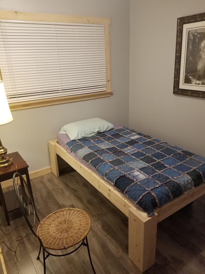 Hyway 17 Travelers Nice Room Plus Entire Apartment - Ontario