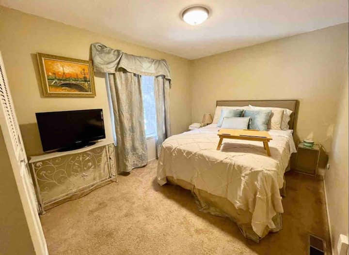 The Comfy Suite - Sacramento